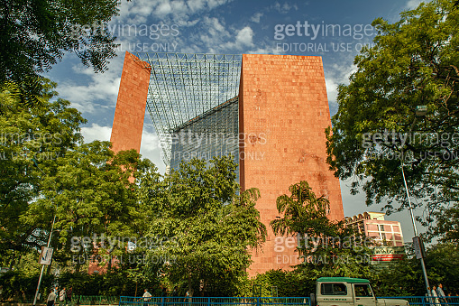 The towering LIC Jeevan Bharati Bhawan in Connaught Place (2157391963 ...