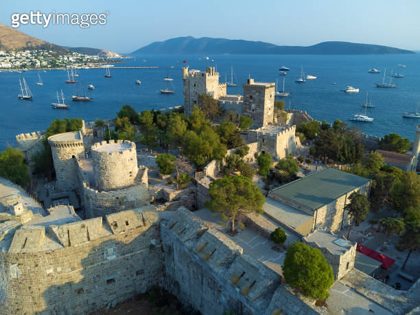 Castle of St. Peter Bodrum Marina, sailing boats and yachts in Bodrum ...