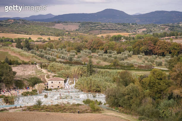 Overview of outdoor thermal springs 이미지 (1933017769) - 게티이미지뱅크