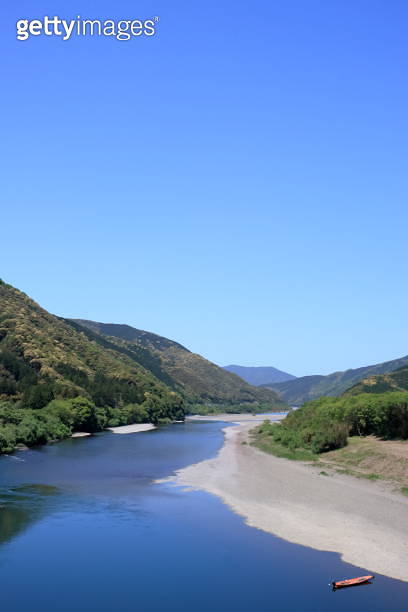 View the majestic Shimanto River, The season of fresh greenery ...
