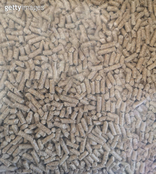 Close-up texture of biomass pellets 이미지 (2117515605) - 게티이미지뱅크