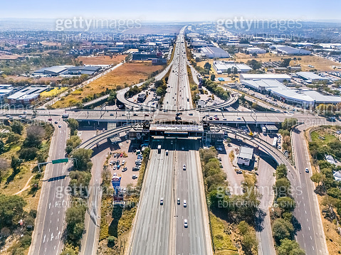 Engen Bird Stop at New Road Junction on N1 Highway 이미지 (2157424876 ...