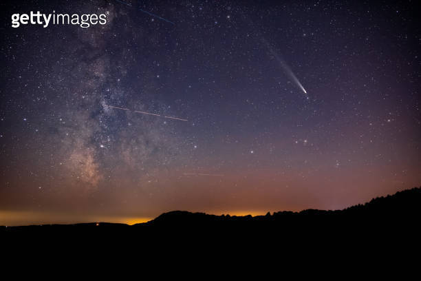 Comet C2023A3 Tsuchinshan ATLAS with Milky Way stars photographed from ...
