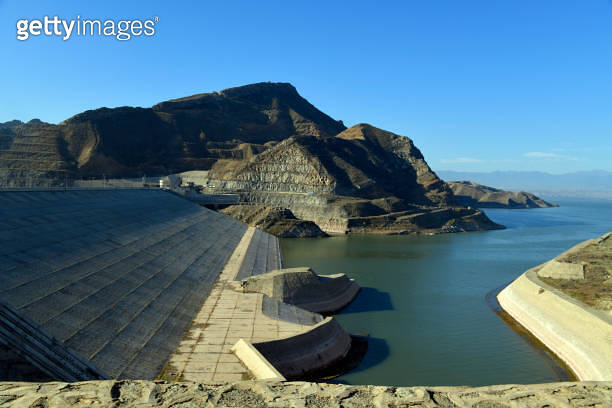 Khudafarin Dam, earth-fill embankment dam and the reservoir - Aras ...