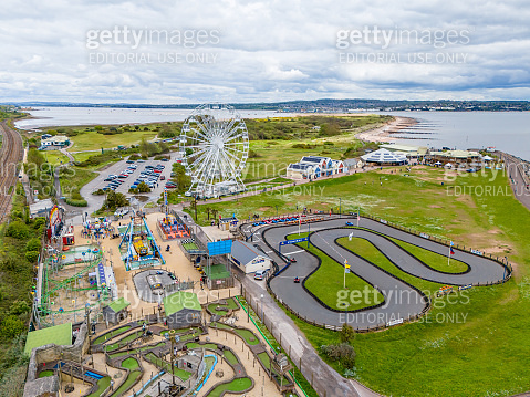 Go-kart track and big wheel at Dawlish Warren 이미지 (2151276599) - 게티이미지뱅크