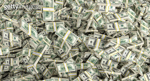 Swimming in a sea of money 이미지 (2156218357) - 게티이미지뱅크