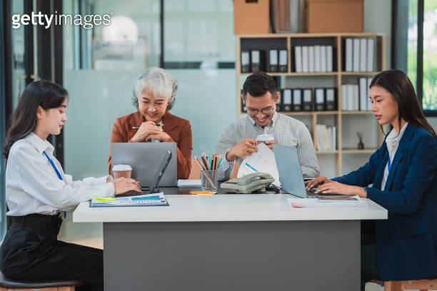 Asian Workshop Participant Team Building in Small Group Discussions ...