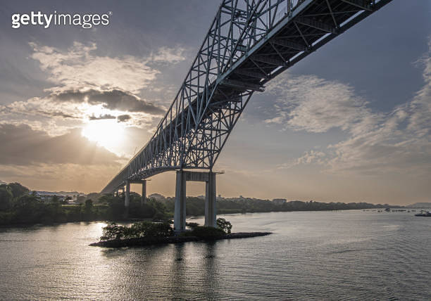 Sun rises over Bridge of the Americas, Panama Canal 이미지 (2008646491 ...