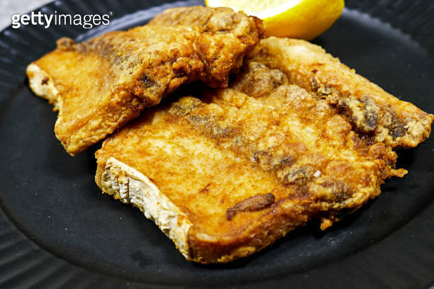 grilled Ray or skate filet decorated with slice of lemon 이미지 ...