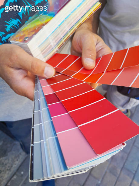 Full Rainbow of Paint Color Chart Fan Deck (2169889734) - 게티이미지뱅크