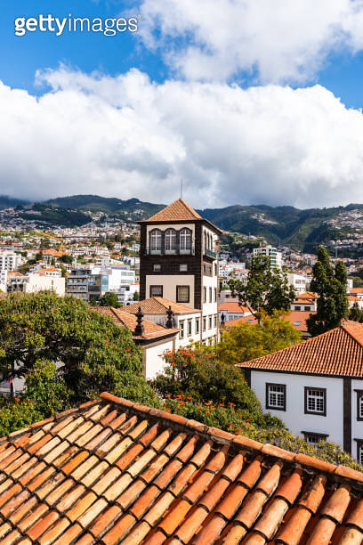 Rooftops townscape of Funchal, Madeira capitol, Portugal Island 이미지 ...