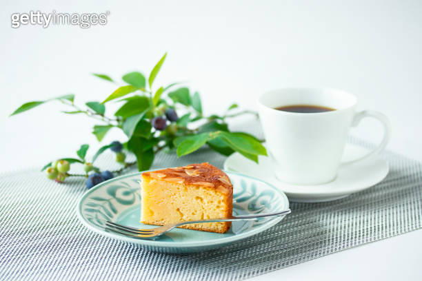 butter-free cake for dyslipidemia with white background. 이미지 ...