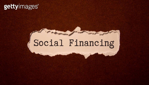 The text social finansing written on a lettered board 이미지 (2071510776 ...