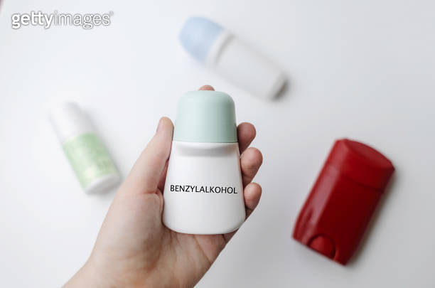Benzyl alcohol in deodorant. Dangerous and safe components and ...