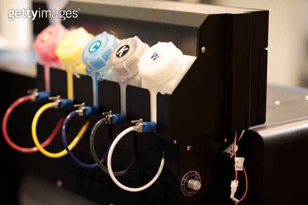 ink supply unit of big format inkjet printer 이미지 (2116323908) - 게티이미지뱅크