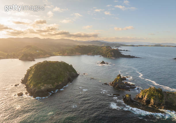 Beautiful sunset over Bay of Island, Northland, New Zealand ...