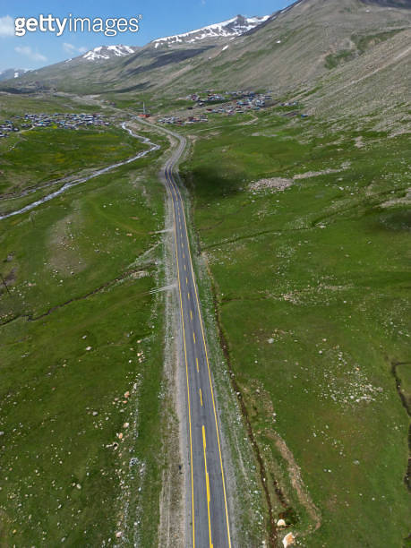 A view from Ovit Mountain and Plateau in Rize, Turkey (2172179261) - 게티 ...