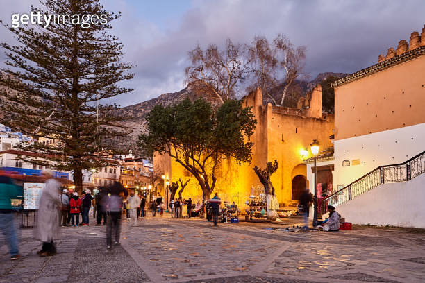 Place Outa El Hamam square and Kasbah at night in Chefchaouen, Morocco ...