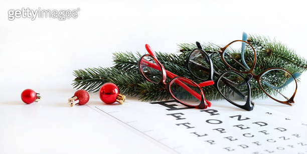 Eye glasses and eye chart. Christmas decoration. (2009700505) - 게티이미지뱅크