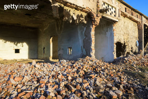 Exploded building. (1886687361) - 게티이미지뱅크