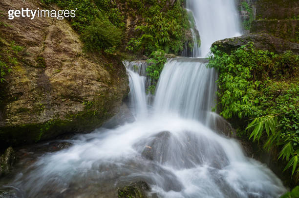 Beautiful Paglajhora waterfall on Kurseong, Himalayan mountains of ...