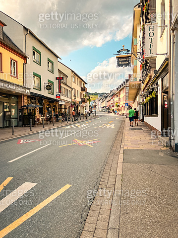 City Streets and Charming European Style Architecture in Rüdesheim am ...
