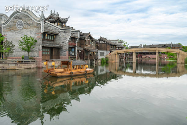 the beautiful ancient town of Lizhuang on the lake, Yibin City, Sichuan ...