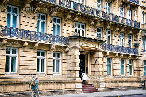 Hampshire House building entrance, Hyde Park Place: Ham stone facade ...