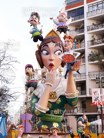 Las Fallas Wood and Papier Mache Sculptures 이미지 (2099480811) - 게티이미지뱅크