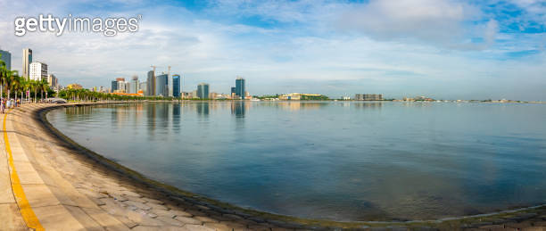 The stunning bay of Luanda, Angola, Central Africa 이미지 (2148309519 ...
