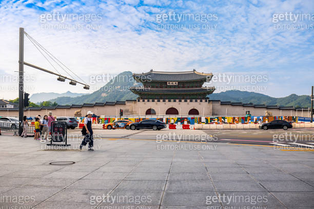 Gwanghwamun Gate, the iconic entrance to Gyeongbokgung Palace, The ...