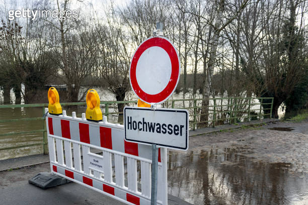 German traffic sign, high water, road closed, Hochwasser (2073988714 ...