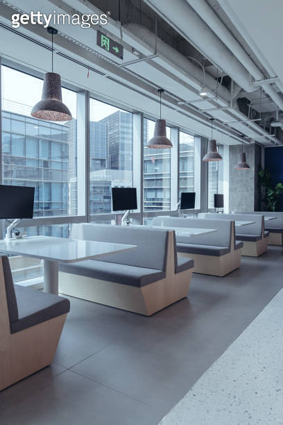 A modern break area in an office (2158605613) - 게티이미지뱅크