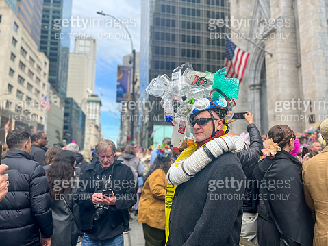 Easter Sunday Parade, New York City, USA 이미지 (2128161534) - 게티이미지뱅크