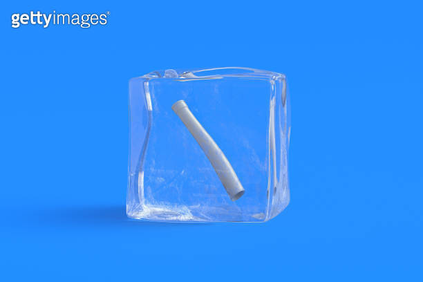 Plastic pipe in ice cube. 3d illustration 이미지 (2152112993) - 게티이미지뱅크