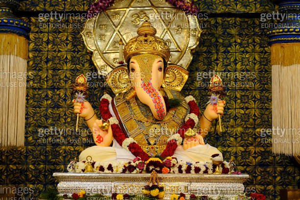 Beautiful sculpture of Lord Ganesh called as Babu Genu Ganapati pandal ...