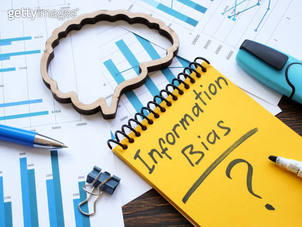 Information bias sign and papers with data. (2149297885) - 게티이미지뱅크