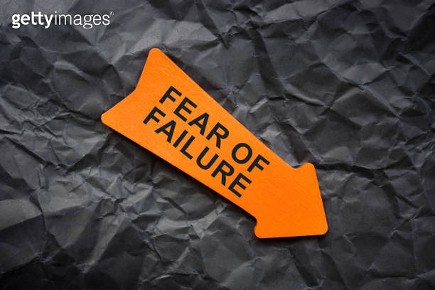 Fear of failure abstract. Crumpled paper and orange arrow. 이미지 ...