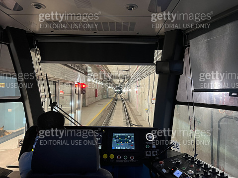 Metro train driver cabin Tel Aviv, Israel 이미지 (2163747260) - 게티이미지뱅크