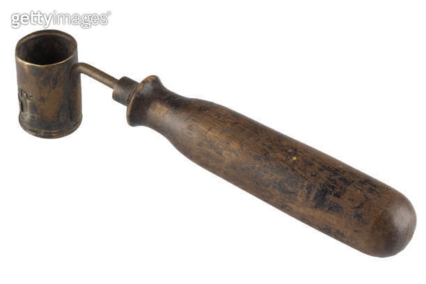 Antique black powder measure for loading cartridge. 이미지 (2149224025 ...