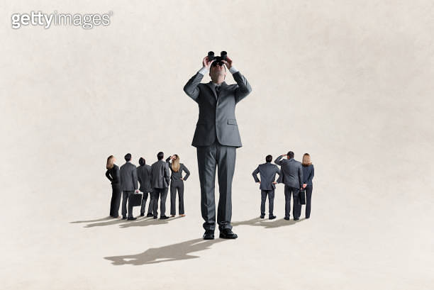 Man Looking Elsewhere 이미지 (1941230276) - 게티이미지뱅크