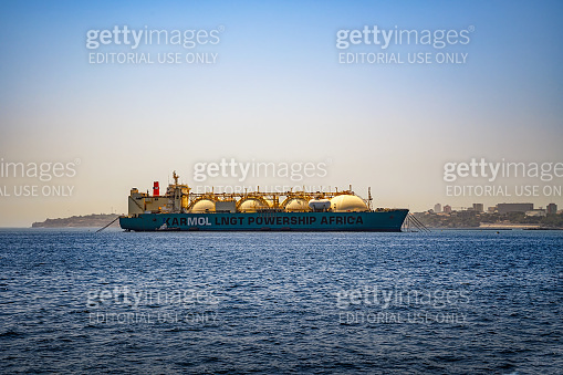 Karmol LNG tanker in Dakar, Senegal, Africa (1909343805) - 게티이미지뱅크