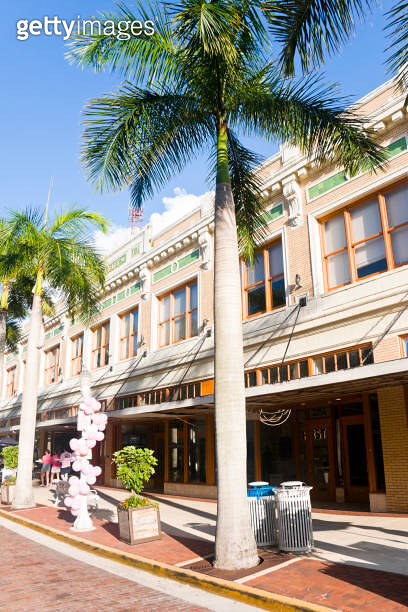 Facade of commercial buildings in downtown Fort Myers 이미지 (2055286230 ...