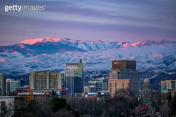 Skyline of downtown Boise, Idaho in March of 2024 이미지 (2066105248) - 게티 ...