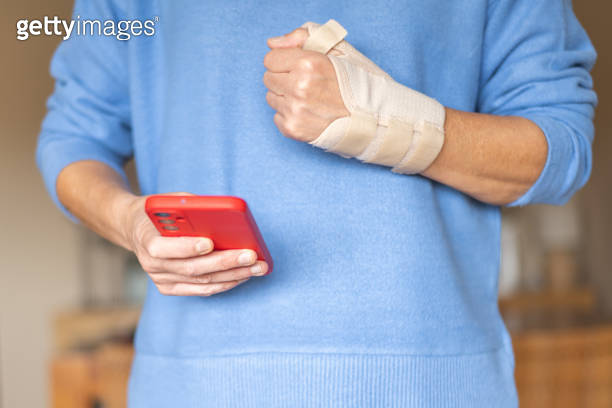 Hand Pain And Tendinitis Medical Consultation On Smartphone – Person ...