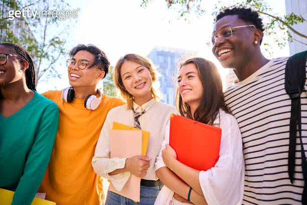 Happy young multiracial university students posing together taking a photo 이미지 (2001158915) - 게티 ...