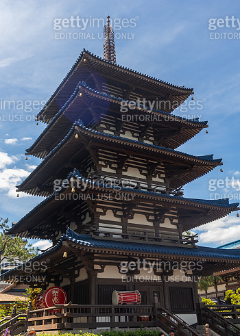 Japanese Pagoda building in Japan pavilion in Epcot (2151421509) - 게티이미지뱅크