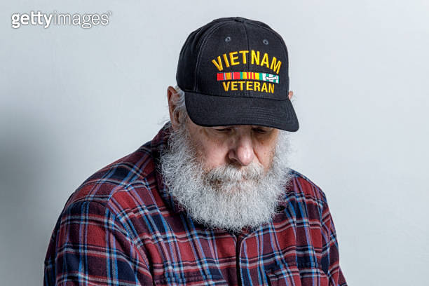 Thoughtful USA Military Vietnam War Gray Beard Veteran 이미지 (1952823216 ...