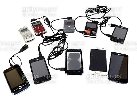 Group of Old Mobile phones Some With Cords with Brand Names For ...