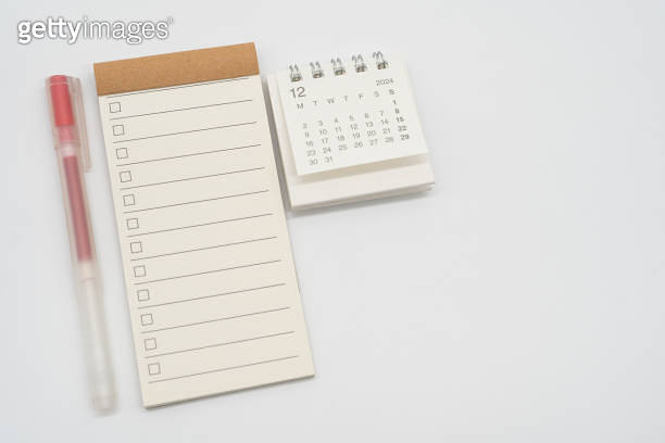 Blank Check list or Empty small notepad with checkbox and Simple desk ...